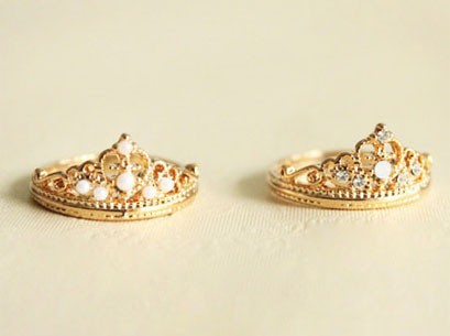 Elegant Pearl Crown Ring on Luulla