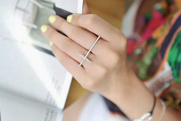 Exquisite Rhinestone Cross Double Ring on Luulla